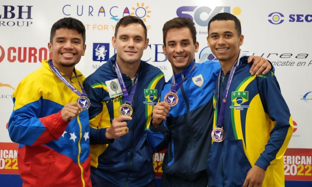 Em Curaçao, carateca Douglas Brose conquista sua oitava medalha de ouro ...